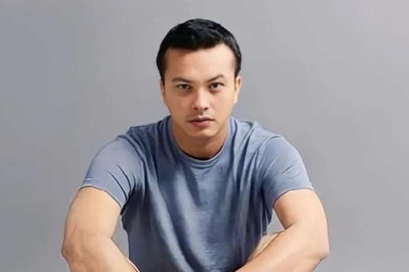 Kontes "Mirip Nicholas Saputra" Viral, Penggemar Antusias ...