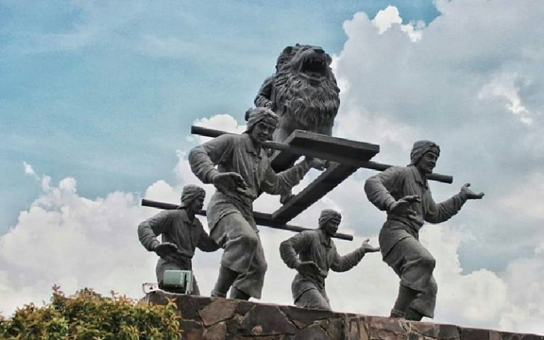 Tugu Sisingaan di Bundaran Wisma Karya, Simbol Budaya dan Identitas ...